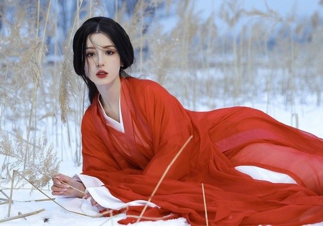 Khốn đốn vì vụ "clip nóng với Huỳnh Hiểu Minh", mỹ nhân Tân Cương khóc ...