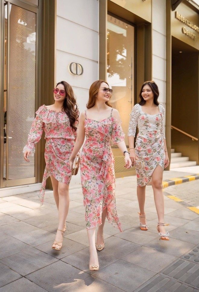 Bắt gặp siêu mẫu Trang Nhung cùng cháu gái cưng dạo phố với bà xã Tuấn Hưng