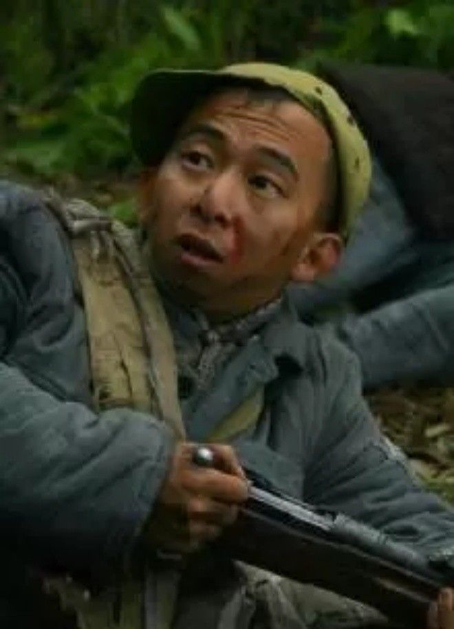 Bị chê "xấu nhất màn ảnh", sao nam sống chui lủi trong hầm, giờ lấy vợ ...