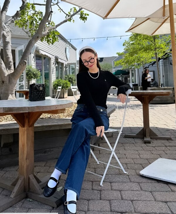 Mặc áo len đen suốt mùa đông không sợ bị chê già xấu nếu bạn biết 8 ...